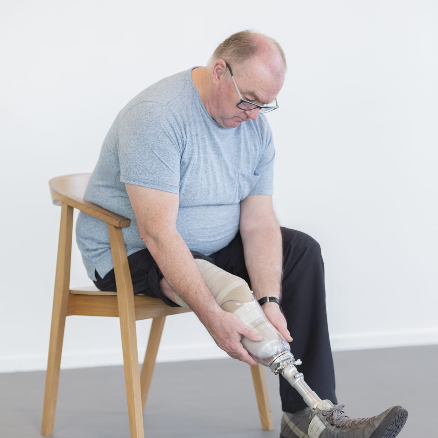 Comment aider une personne amputée