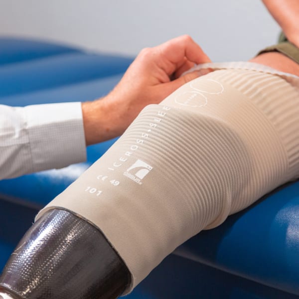 Amputation : Choisir son manchon en silicone | Össur