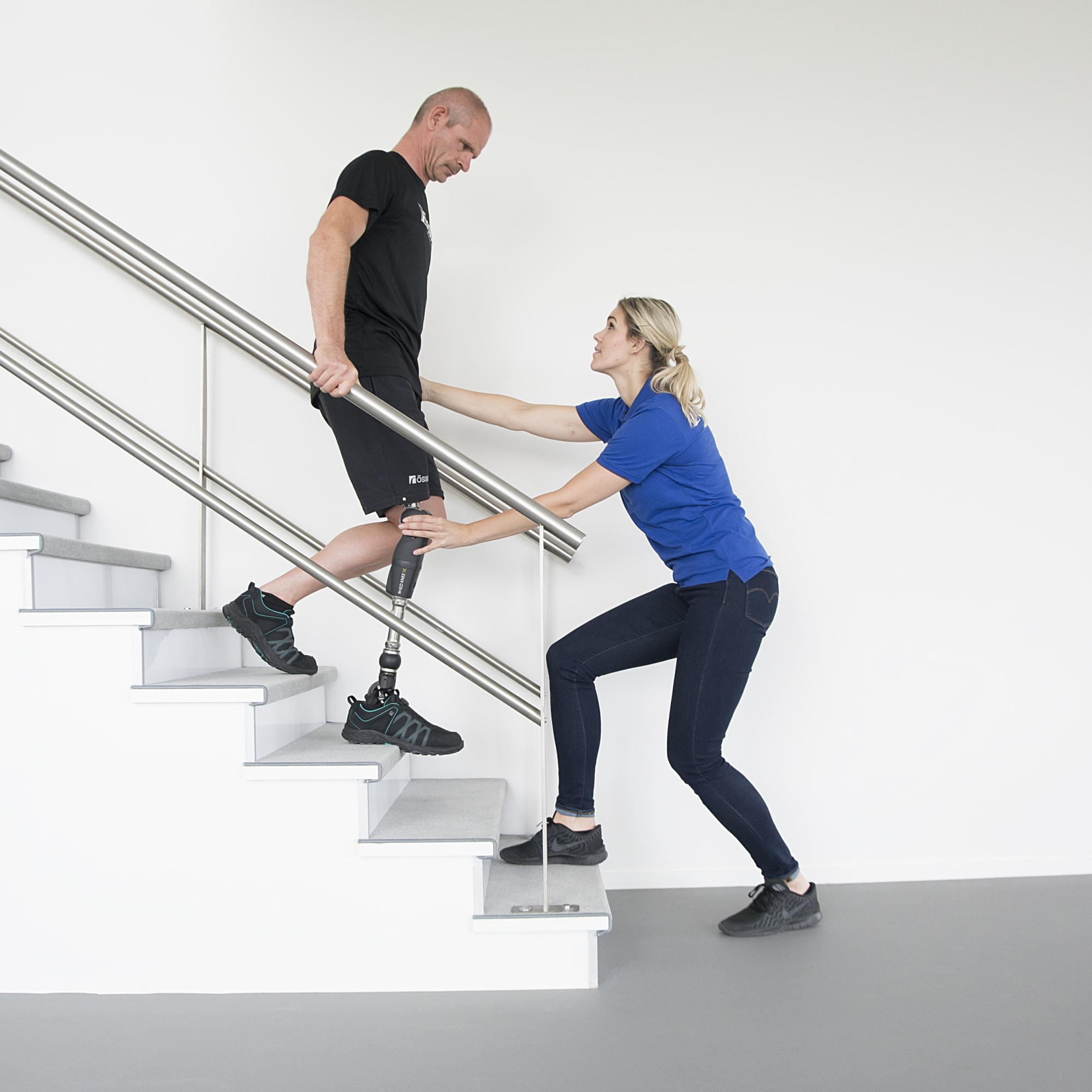 Comment aider une personne amputée